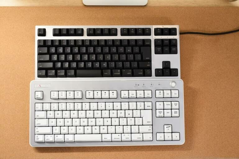 What is the difference between REALFORCE R3 and R3S? Also explains the ...