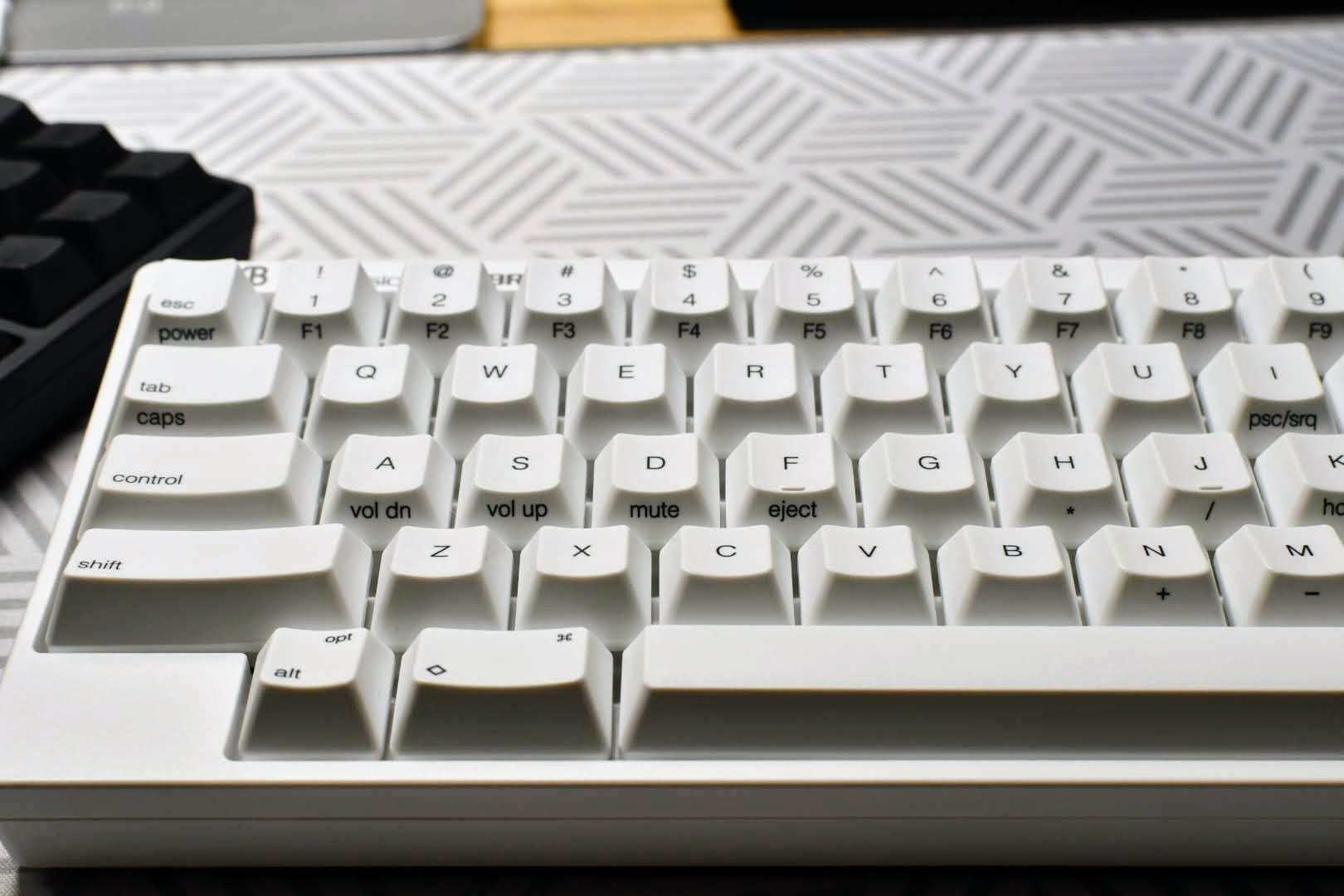 HHKB「雪」が再販決定！HHKB Professional HYBRID Type-Sのみで英語/日本語配列/無刻印の4種類のラインナップがついに定番化