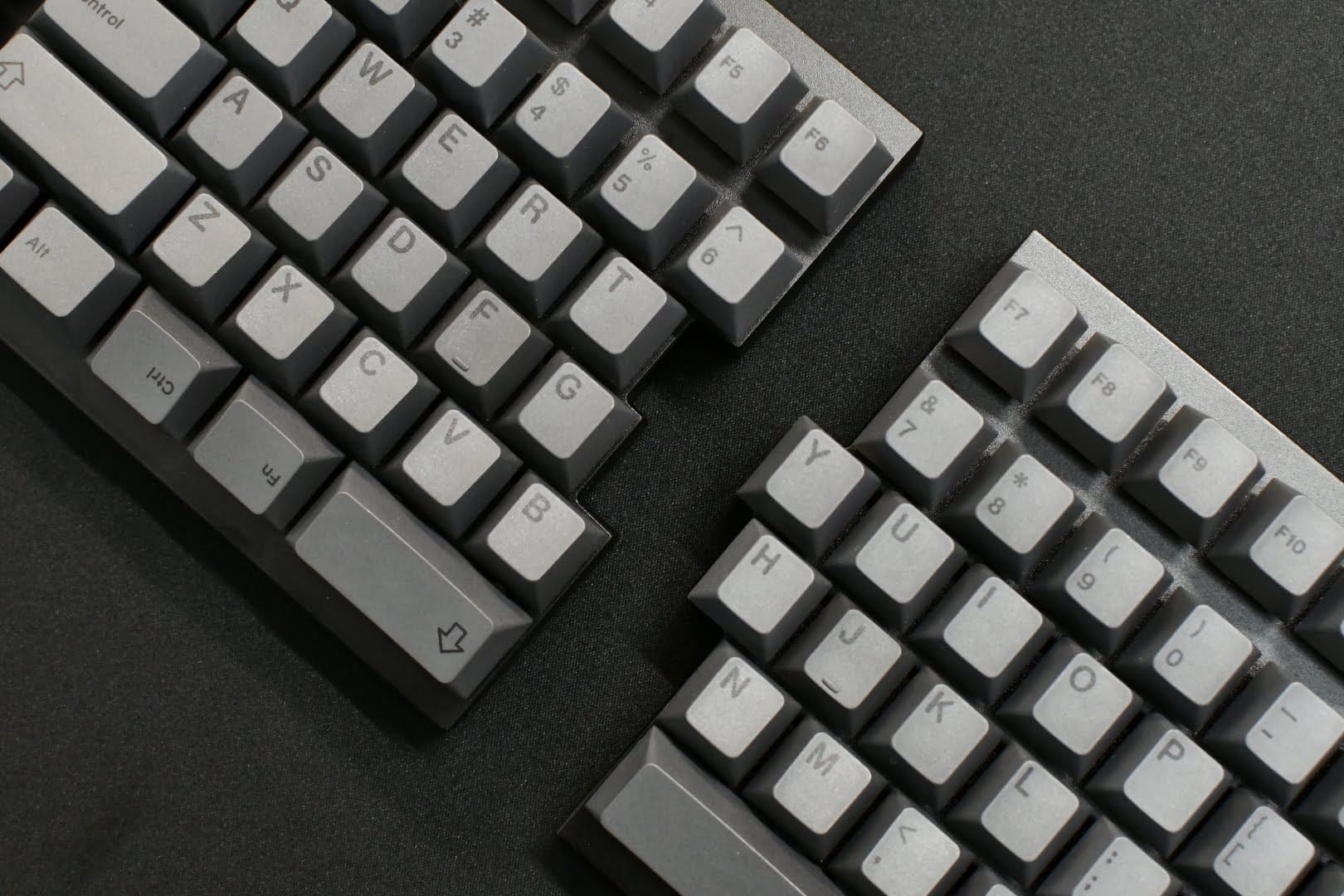 Keychron初となる左右分割キーボード「Keychron Q11」が発売開始