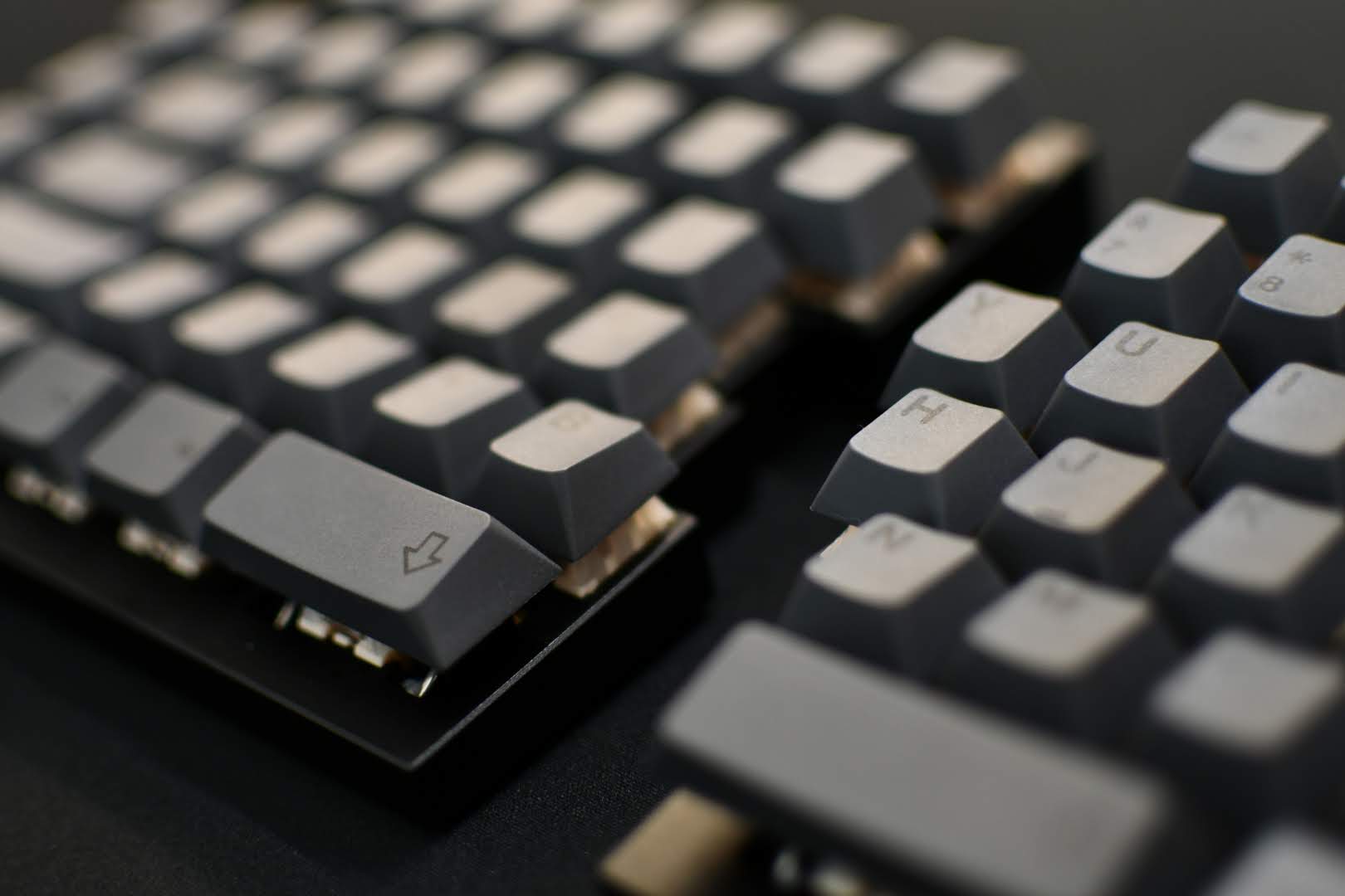 Keychron初となる左右分割キーボード「Keychron Q11」が発売開始