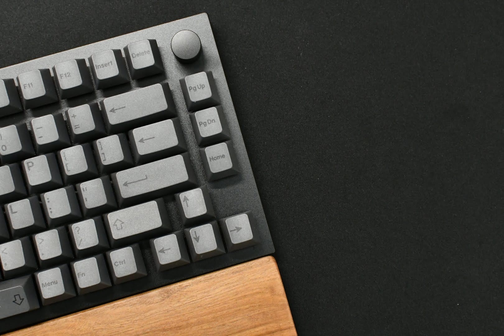 Keychron初となる左右分割キーボード「Keychron Q11」が発売開始