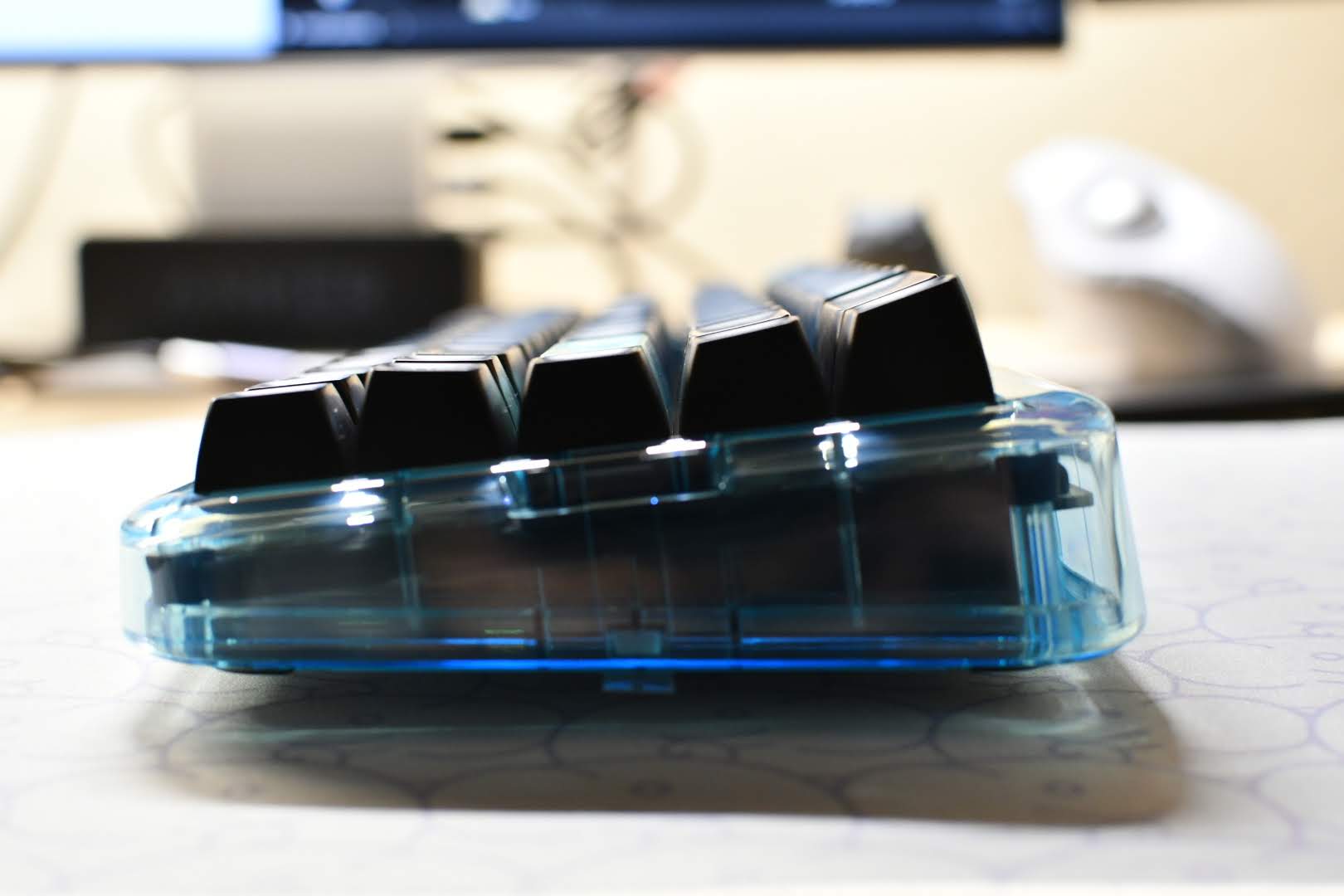 MelGeek Mojo68キーボードレビュー｜見かけだけじゃない本格メカニカルキーボード