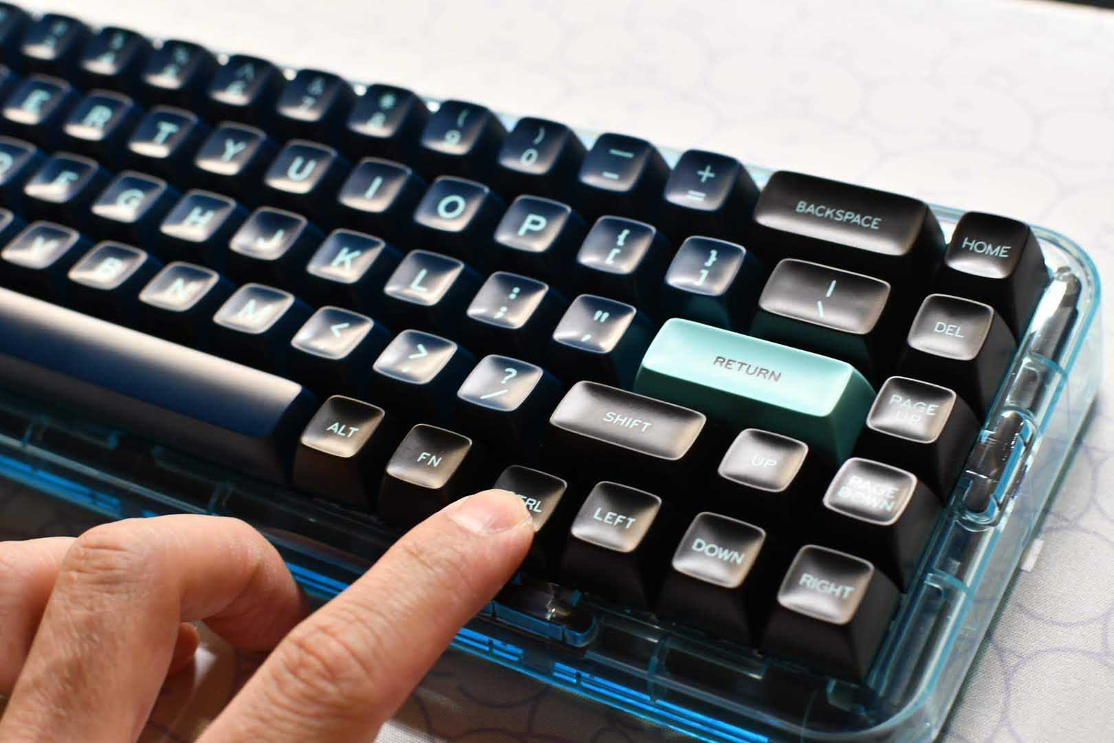 MelGeek Mojo68キーボードレビュー｜見かけだけじゃない本格メカニカルキーボード