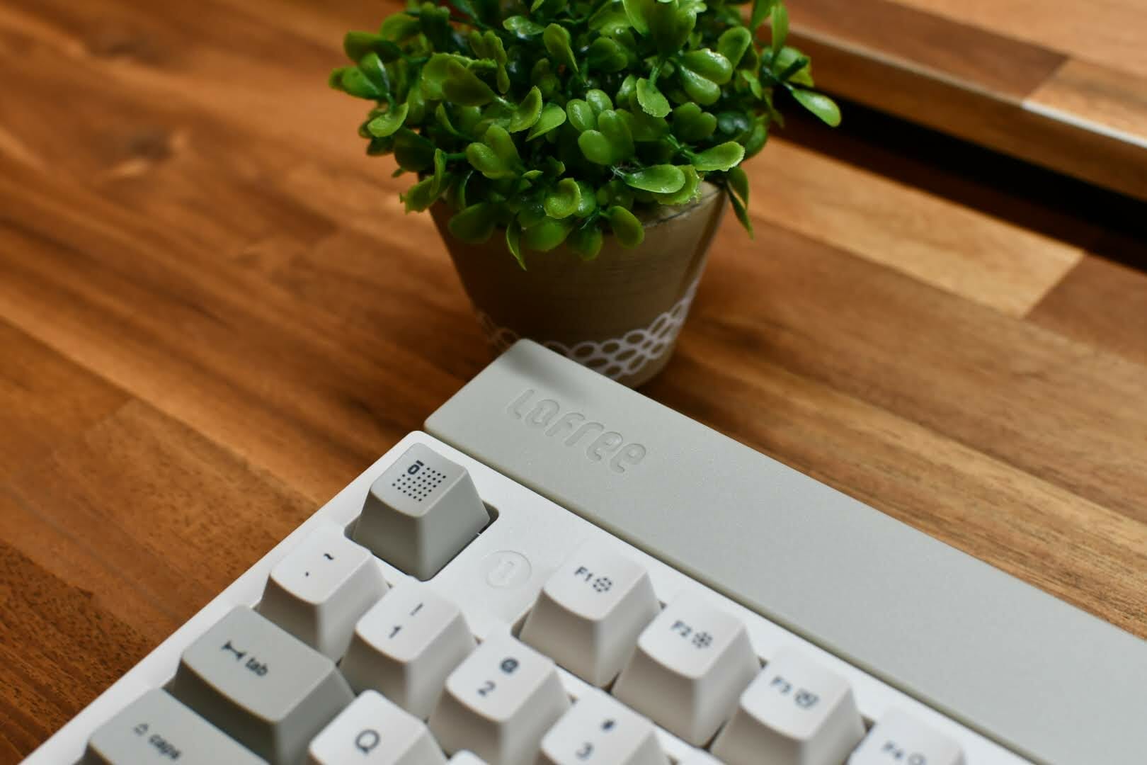 Lofree BLOCKレビュー｜心地いい打鍵感を備えたレトロとモダンの調和[PR]