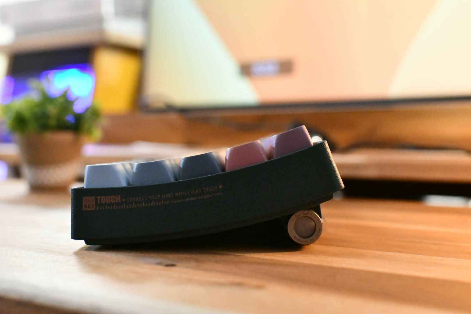 Lofree Touch Review｜Mechanical keyboard with beautiful curves on an ...