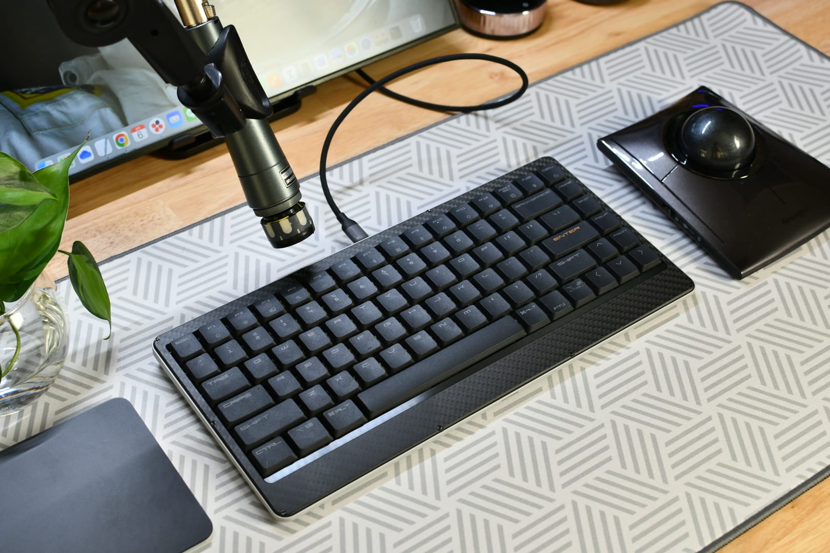 Lofree Edgeレビュー｜衝撃の薄さと快適な打鍵感を備えたロープロファイルメカニカルキーボード[PR]