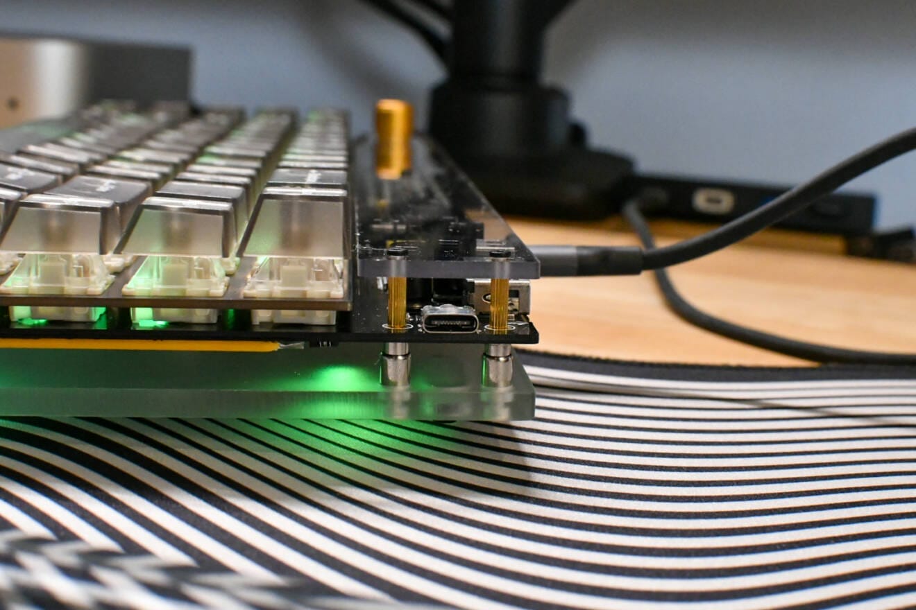 Lelelab Y2K 76 Keyboard Review! Rugged keyboard with an irresistible ...