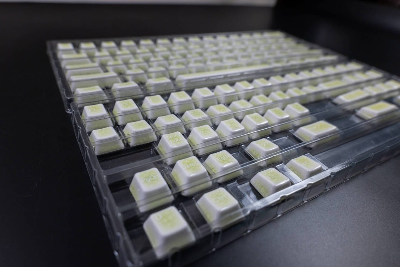 Cerakey Green Crazed Keycapsレビュー｜陶器独特のクラックと和の雰囲気を感じるセラミックキーキャップ