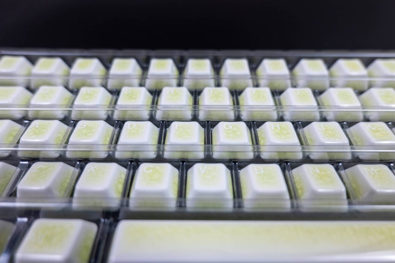 Cerakey Green Crazed Keycapsレビュー｜陶器独特のクラックと和の雰囲気を感じるセラミックキーキャップ